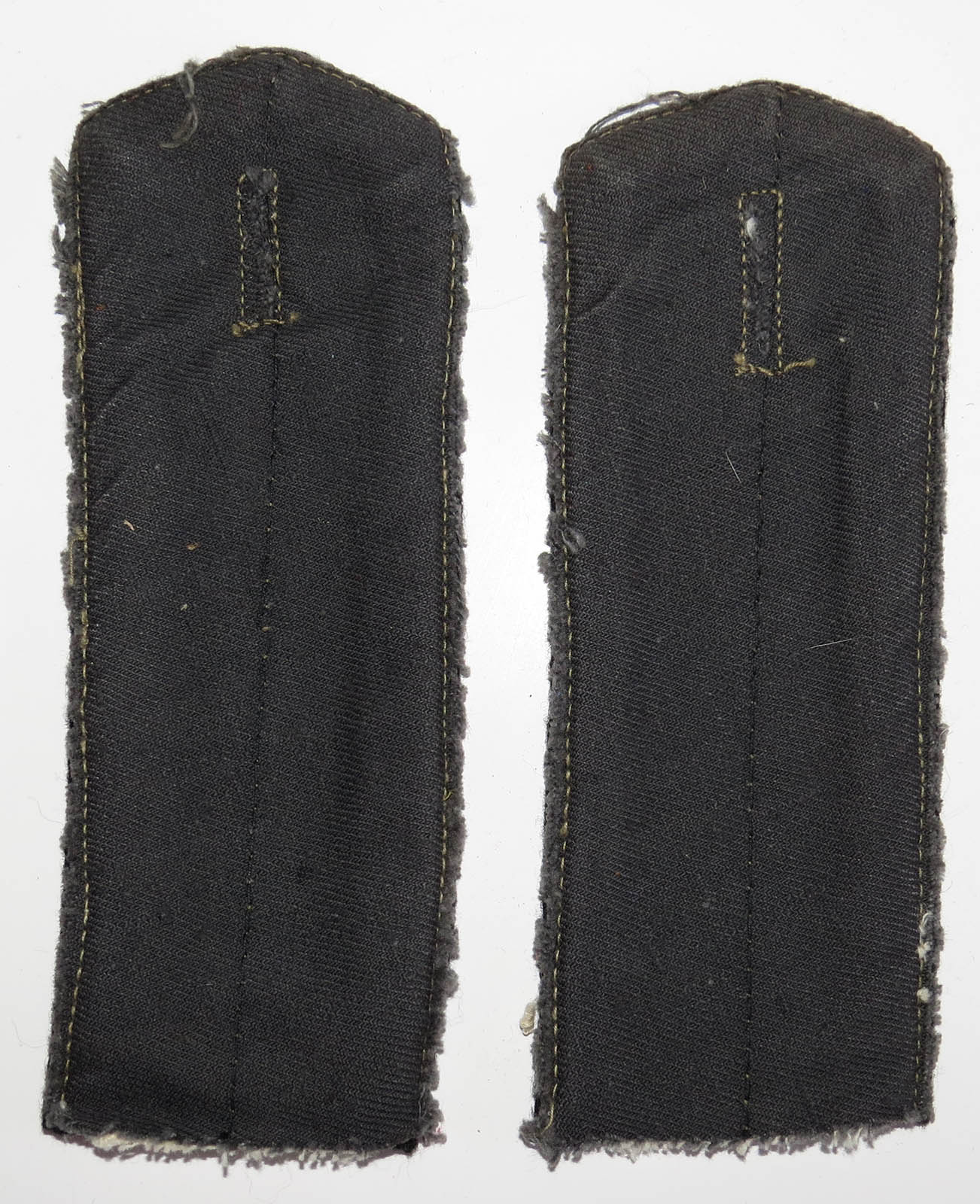 Shoulder straps of an infantry school cadet