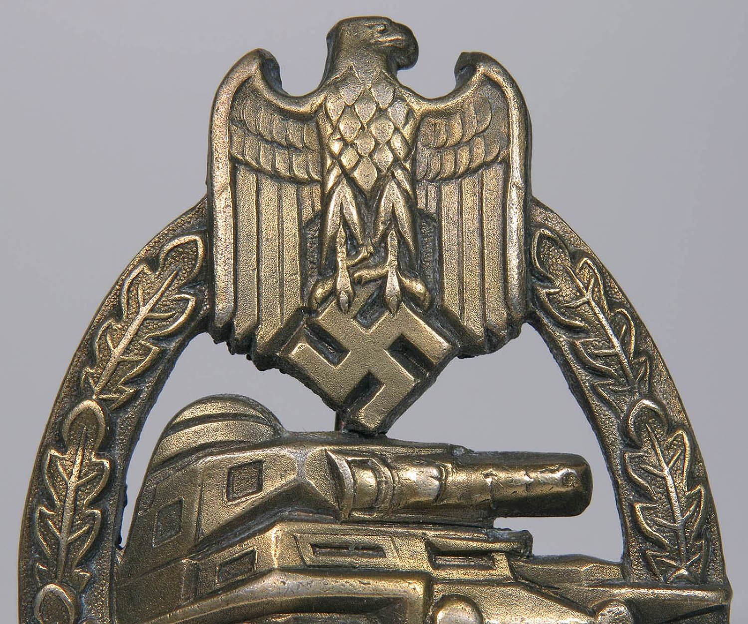 Tank Assault Badge in Bronze Deumer, Type B hollow