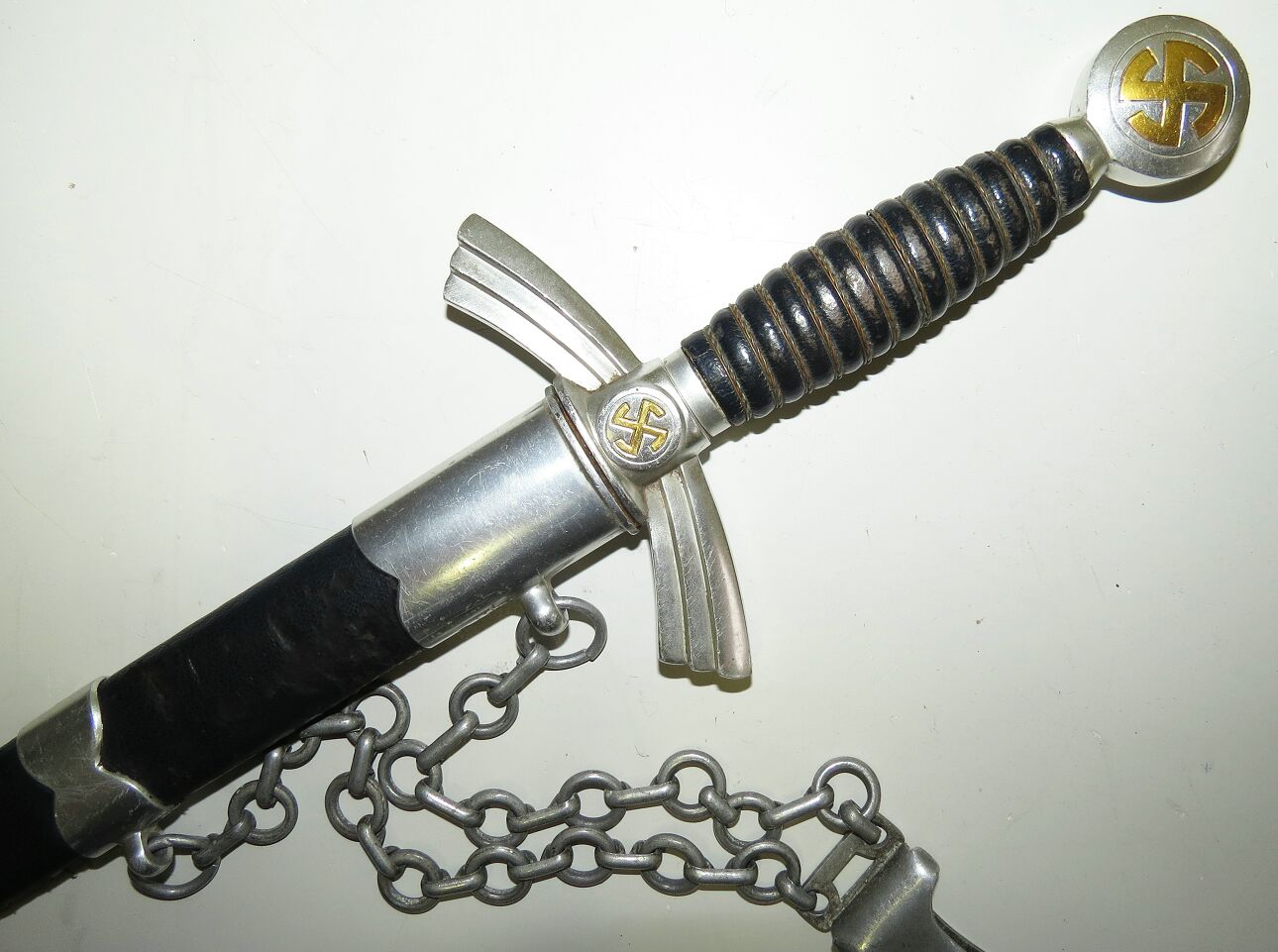 1st model Luftwaffe dagger by Paul Weyersberg. - Daggers