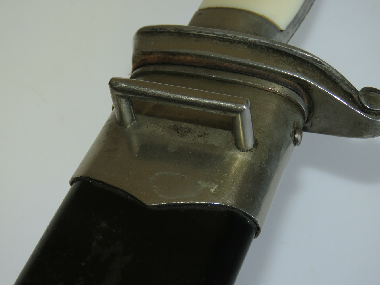 TeNo Hewer. Stamped with a No. 1155