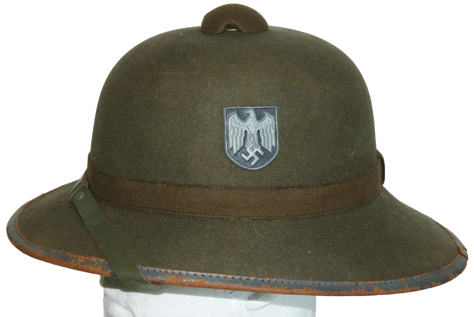 Wehrmacht tropical pith helmet in olive felt with two insignia