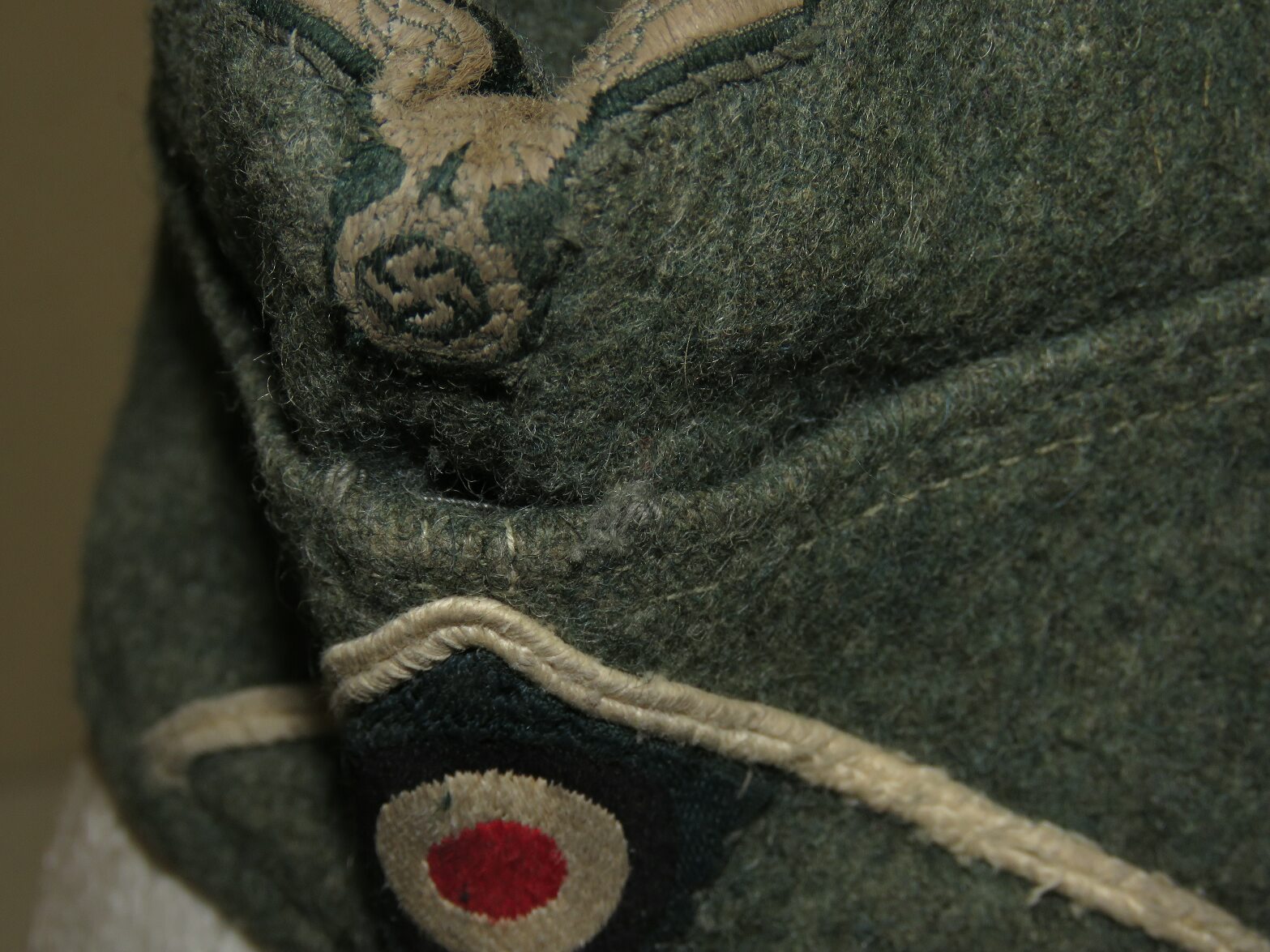 Wehrmacht Garrison hat M1938 - infantry. White soutache