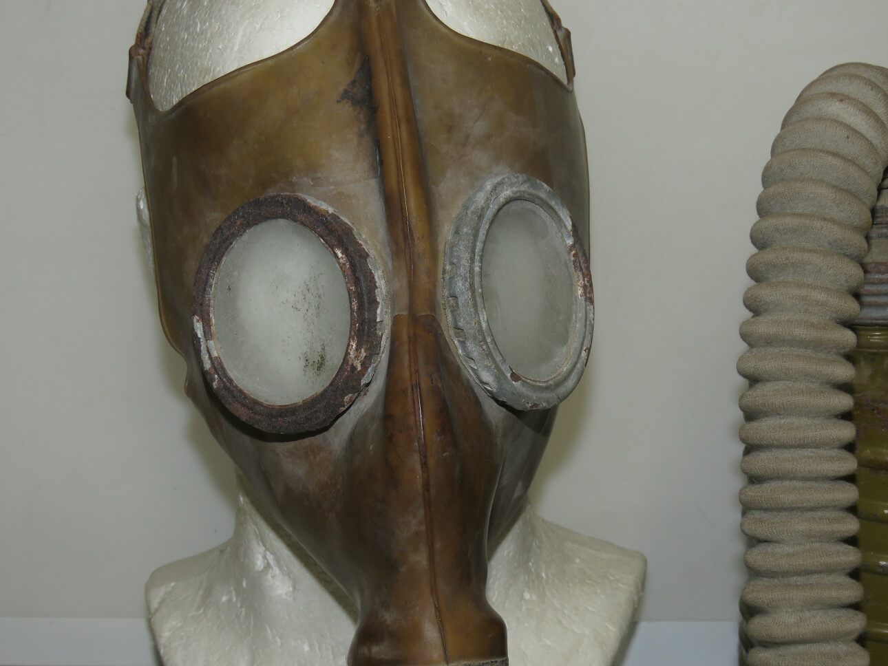 Red Army gas mask BN-T5 with MOD-08 mask