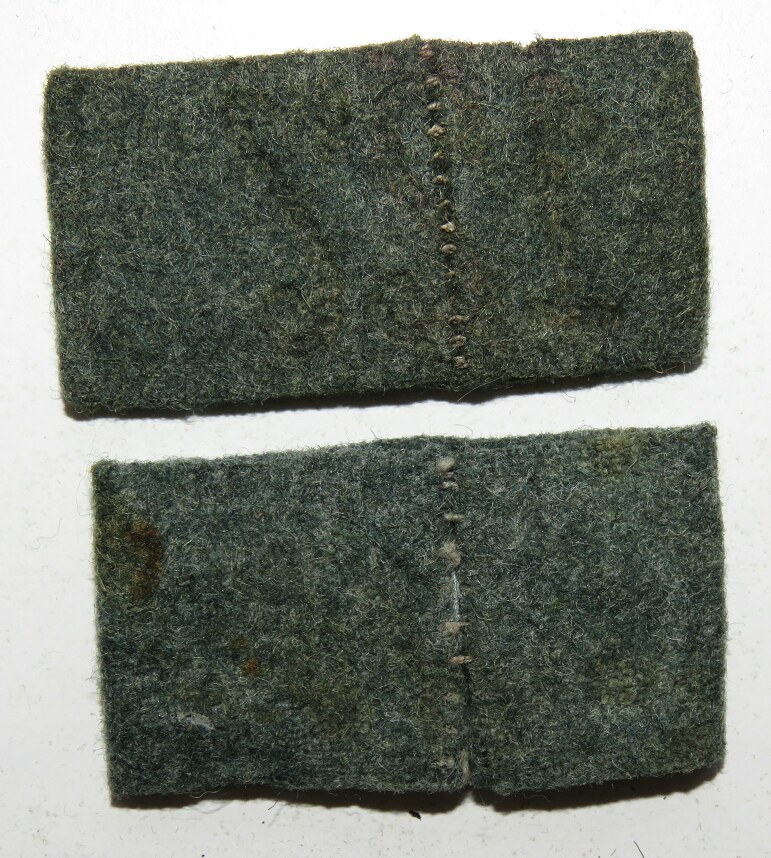 WWII German EM/NCO Shoulder strap slides for 127 Infantry regiment