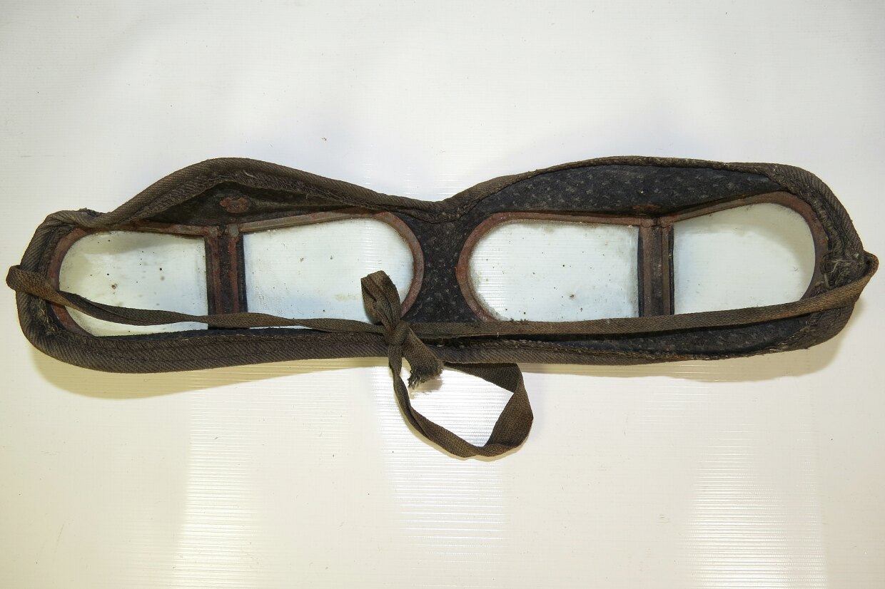 Soviet tank crew or dispatch rider's leather goggles- Other fieldgear