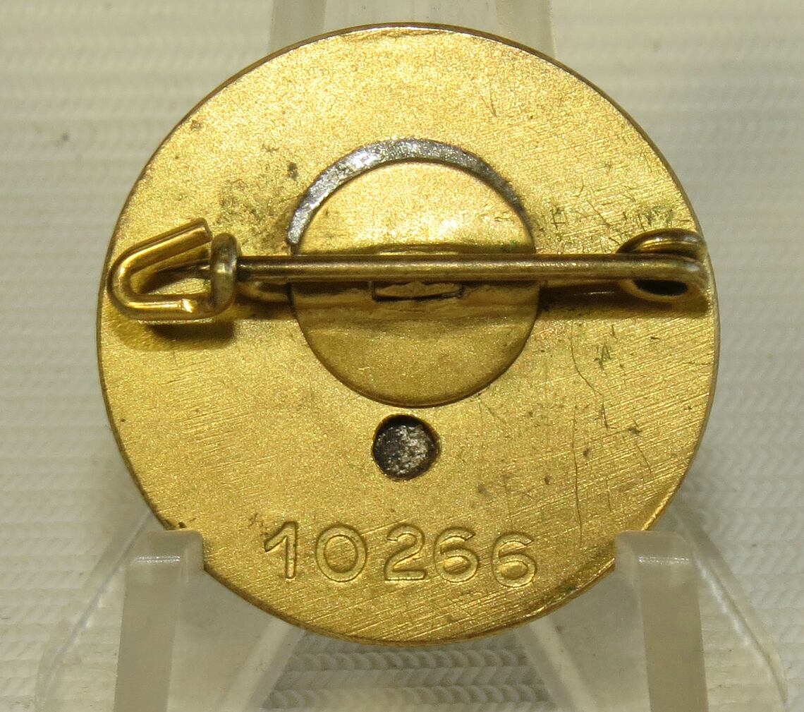 Goldenes Parteiabzeichen der NSDAP-Goldenes Ehrenzeichen der NSDAP.