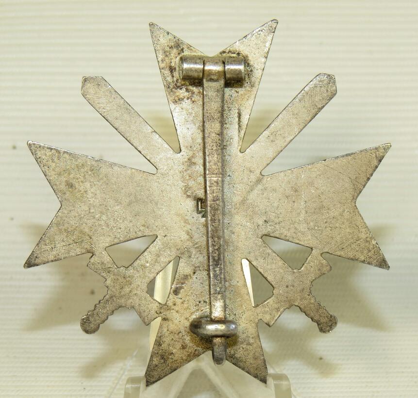 War merit cross, 1 class with swords, L/11 Wilhelm Deumer in box of ...