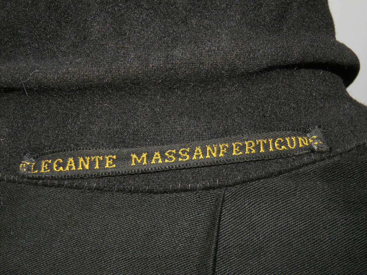 SS-VT black tunic to SS-Oberscharführer Hasselwander, 1. Sturm ...
