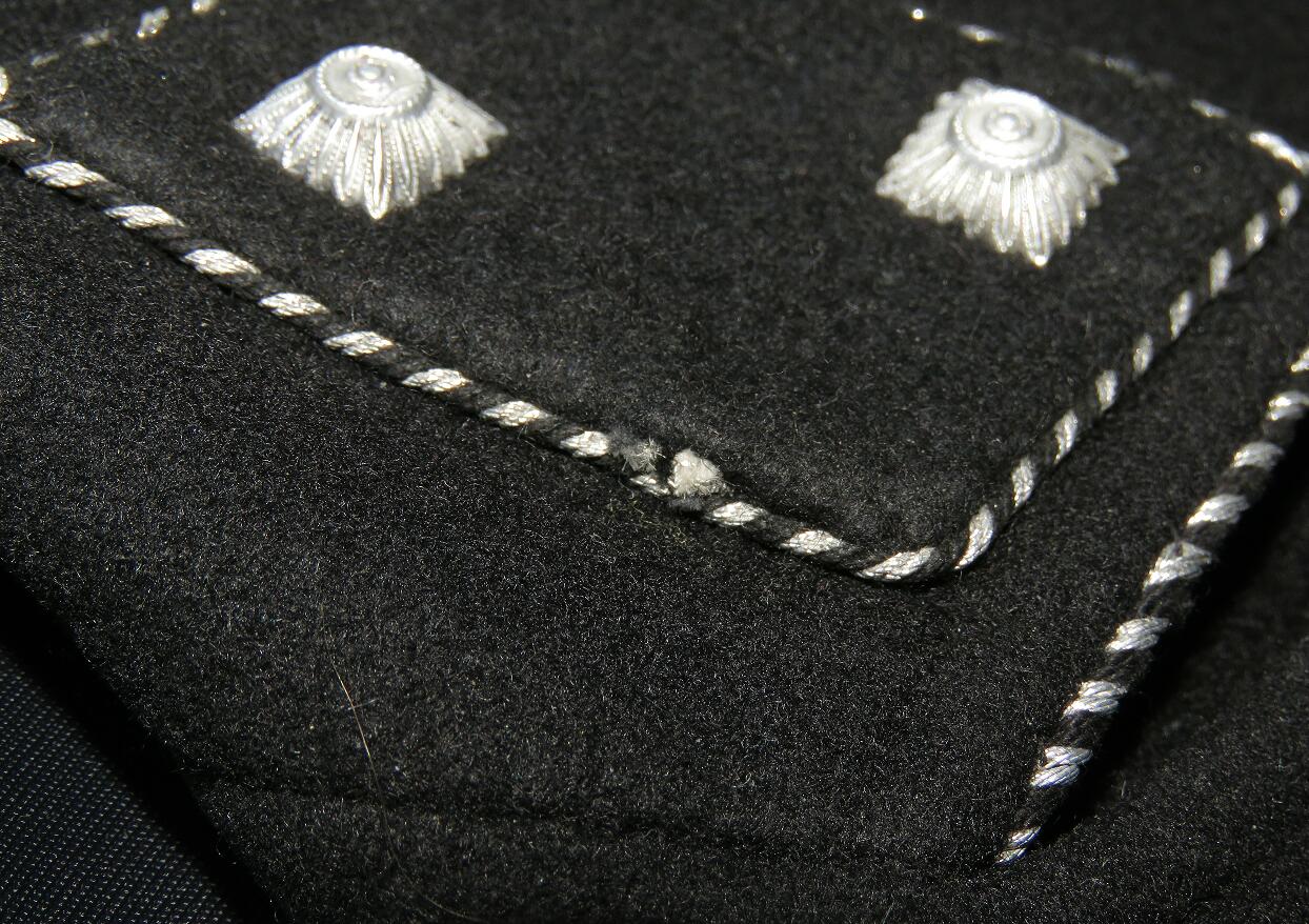 SS-VT black tunic to SS-Oberscharführer Hasselwander, 1. Sturm ...