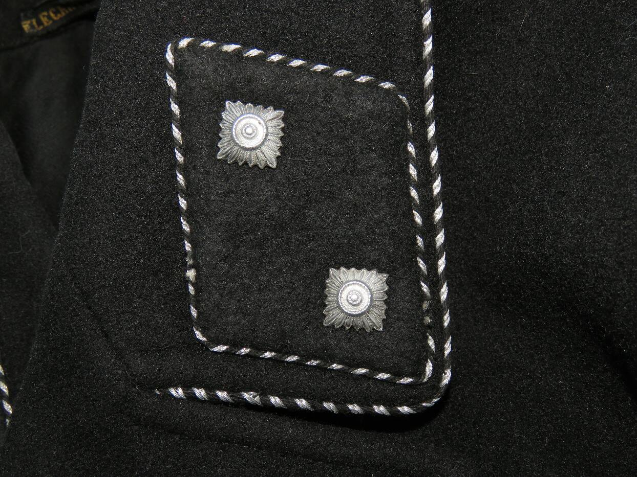 SS-VT black tunic to SS-Oberscharführer Hasselwander, 1. Sturm ...