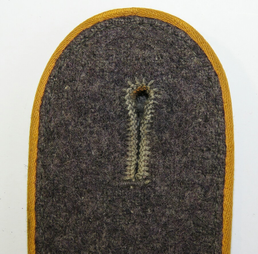Luftwaffe shoulder board for flight or parachute personnel