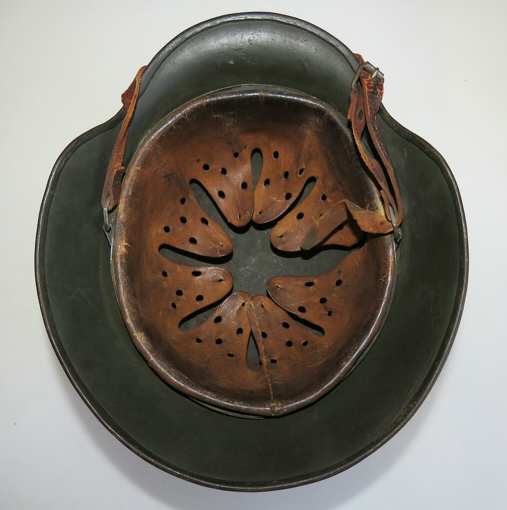 Early M35 Helmet ET64 with non-reinforced aluminum liner band