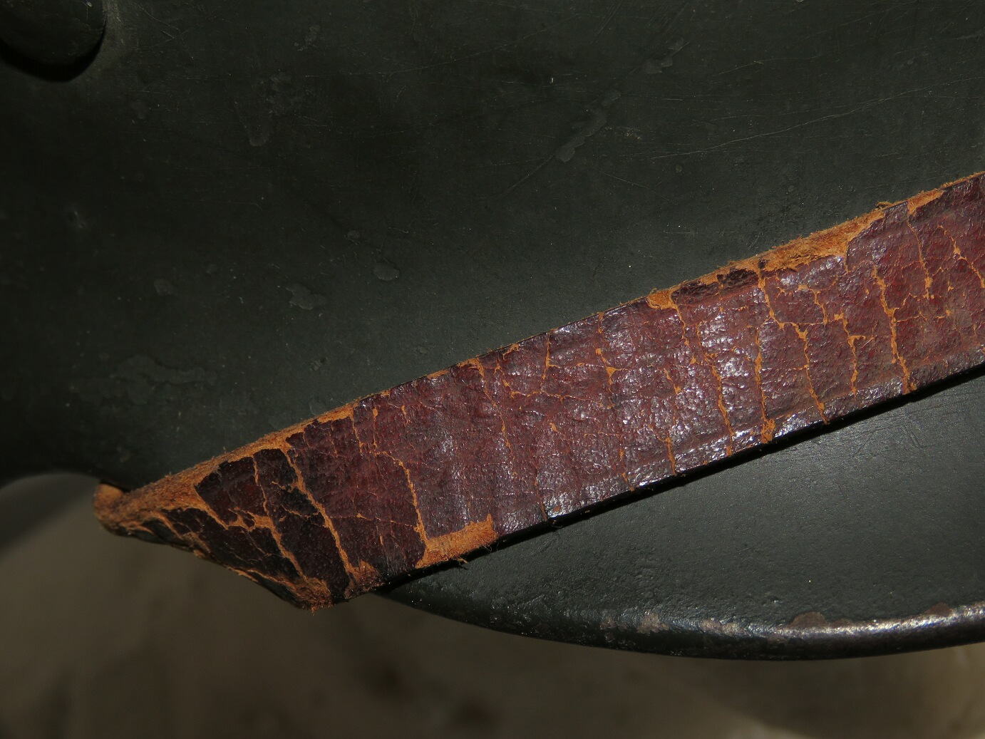 Early M35 Helmet ET64 with non-reinforced aluminum liner band