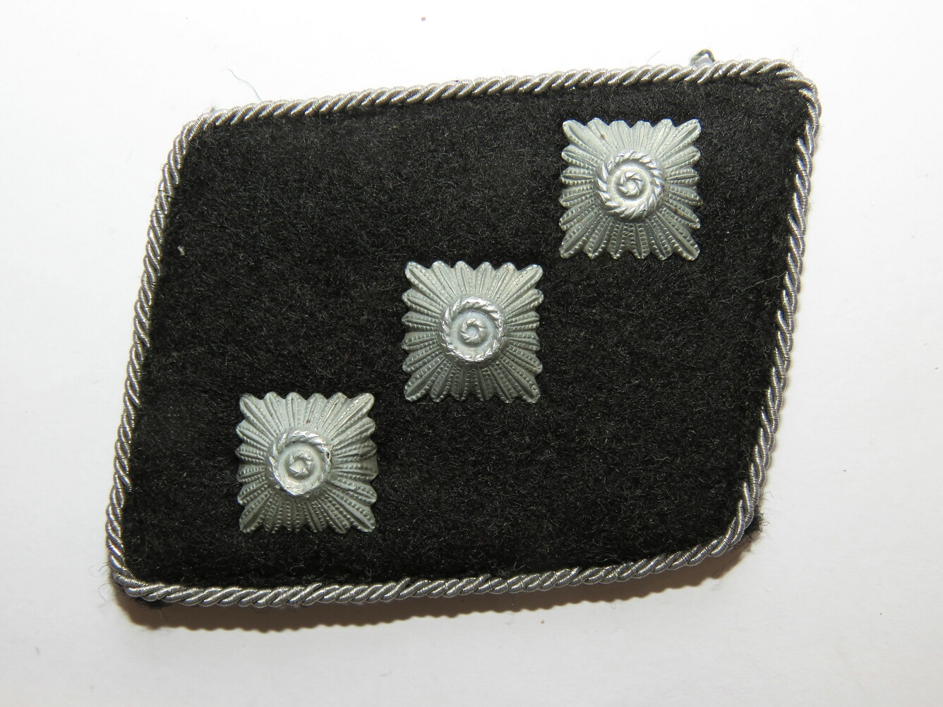 SS Untersturmführer collar tabs, mid-war