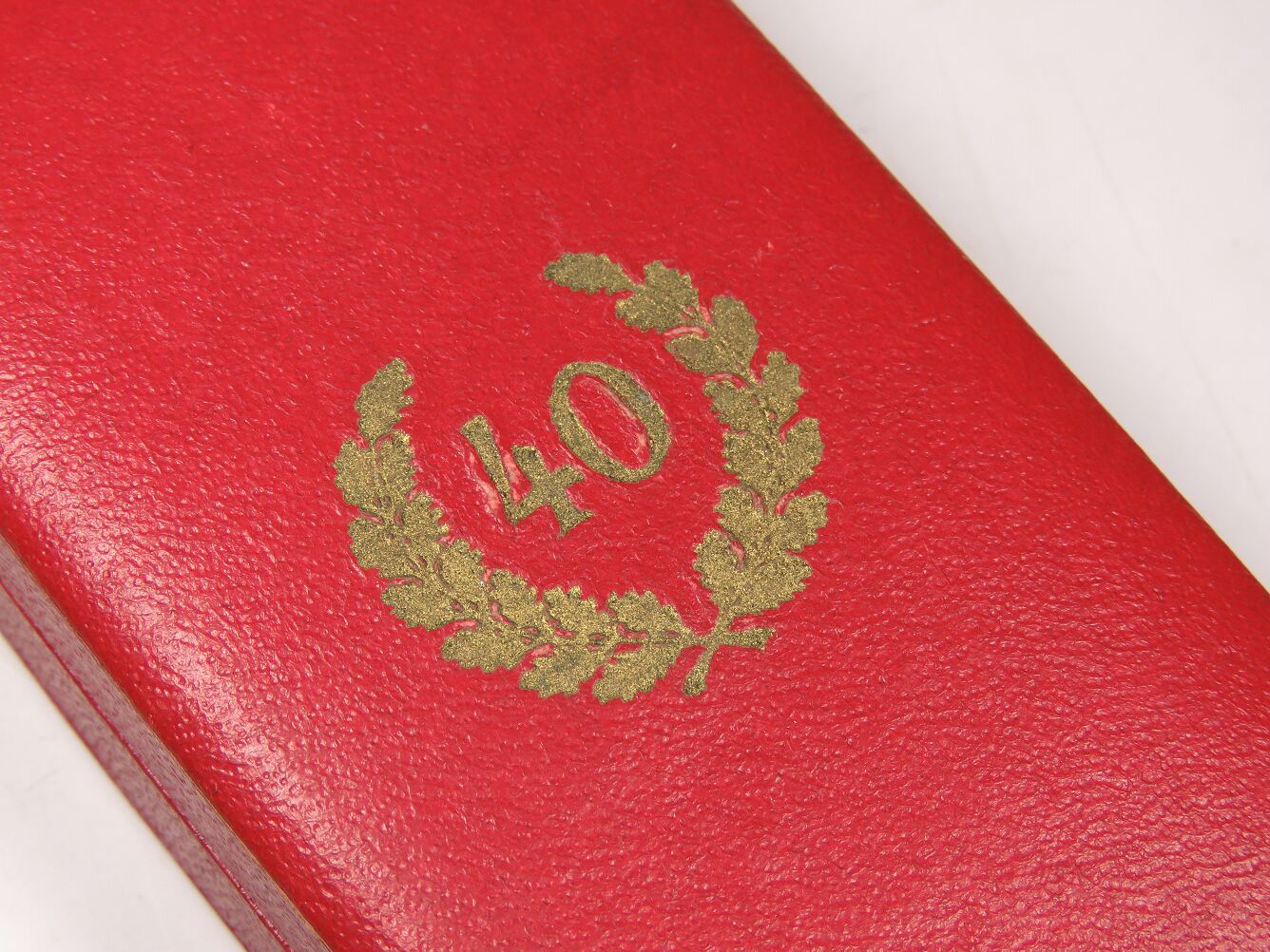 Mint Treudienst-Ehrenzeichen für 40 Jahre Deschler & Sohn