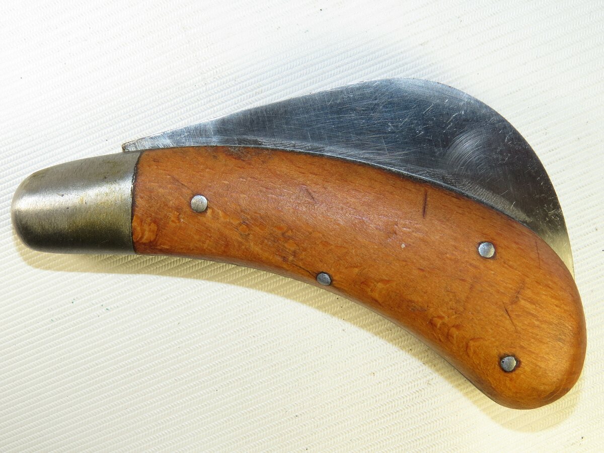 Medical or engineers knife, smaller size