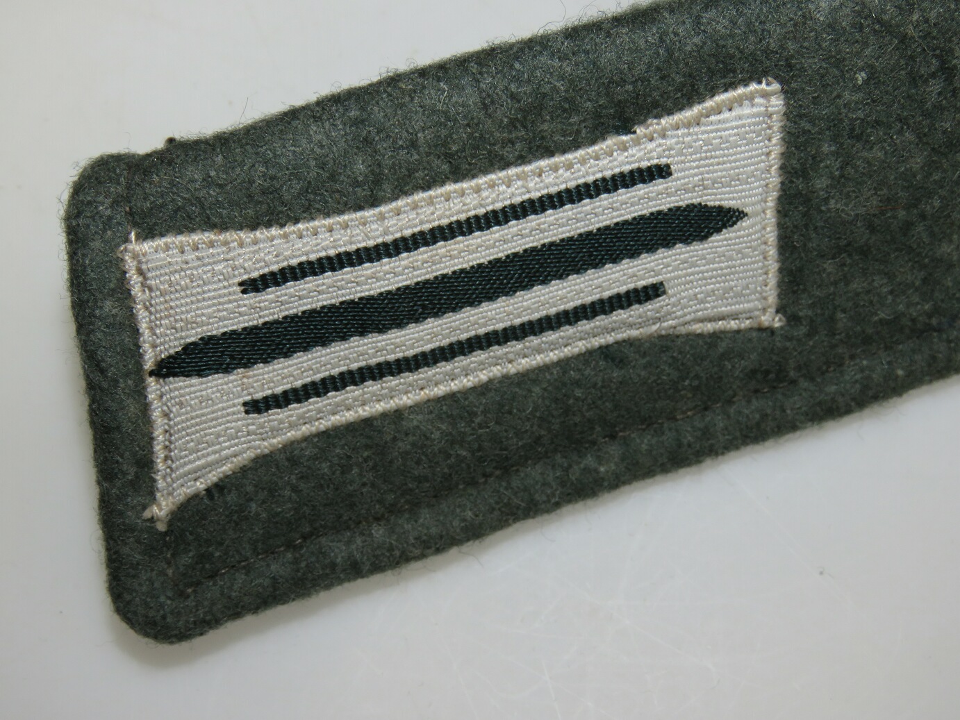 Wehrmacht tunic collar, 1940 pattern, factory-made, with early collar tabs