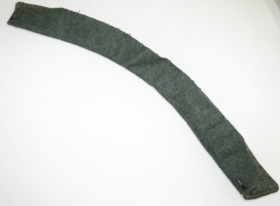 Wehrmacht tunic collar, 1940 pattern, factory-made, with early collar tabs