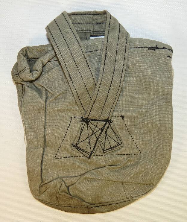 Original WW2 cover for canteen, 1942- Bags & Covers