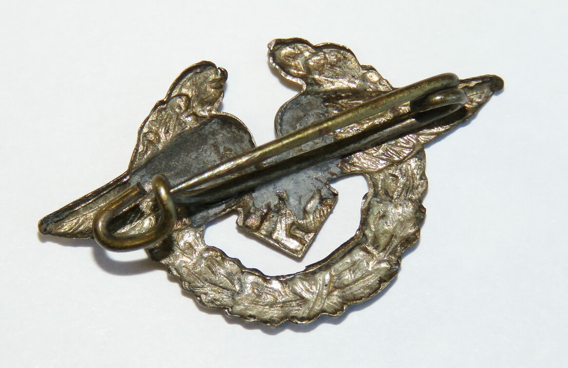 Luftwaffe badge for civilian employees and workers, second type