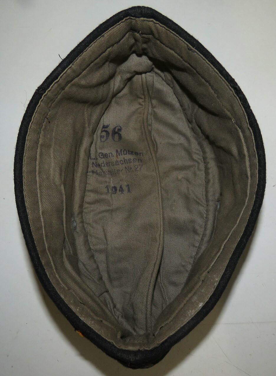 Wehrmacht armored reconnaissance officer's side cap