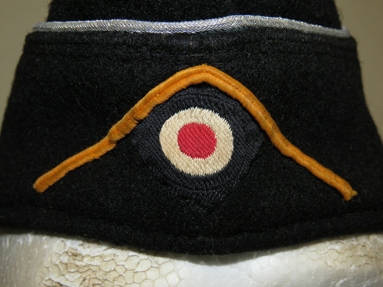 Wehrmacht armored reconnaissance officer's side cap