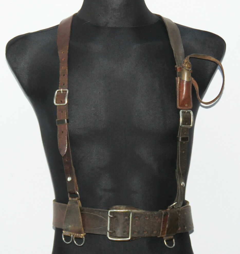 Belt, Cross straps and a whistle with a pocket for the RKKA M1932 ...