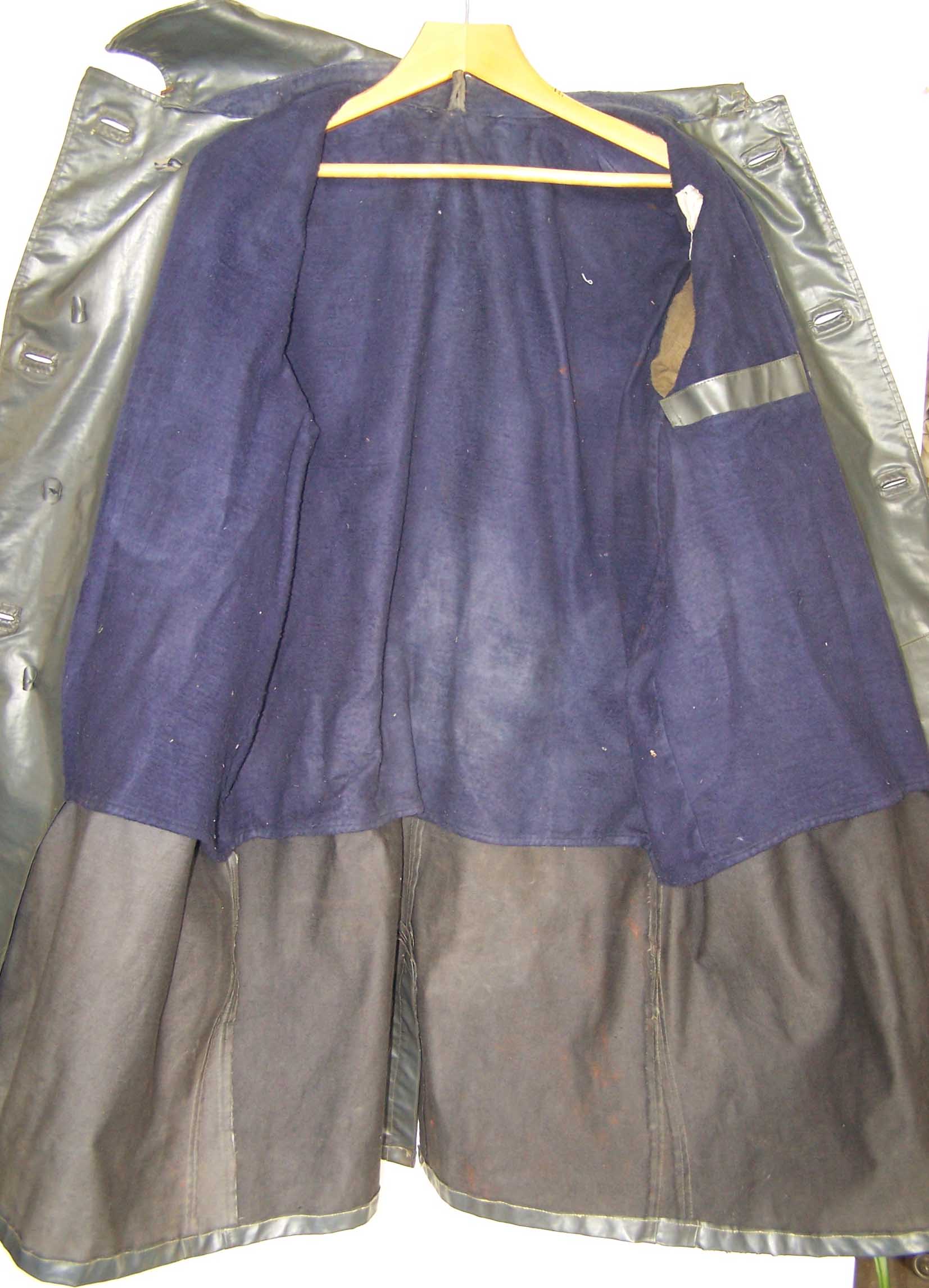 WW2 NAVY or Navy infantry combat raincoat