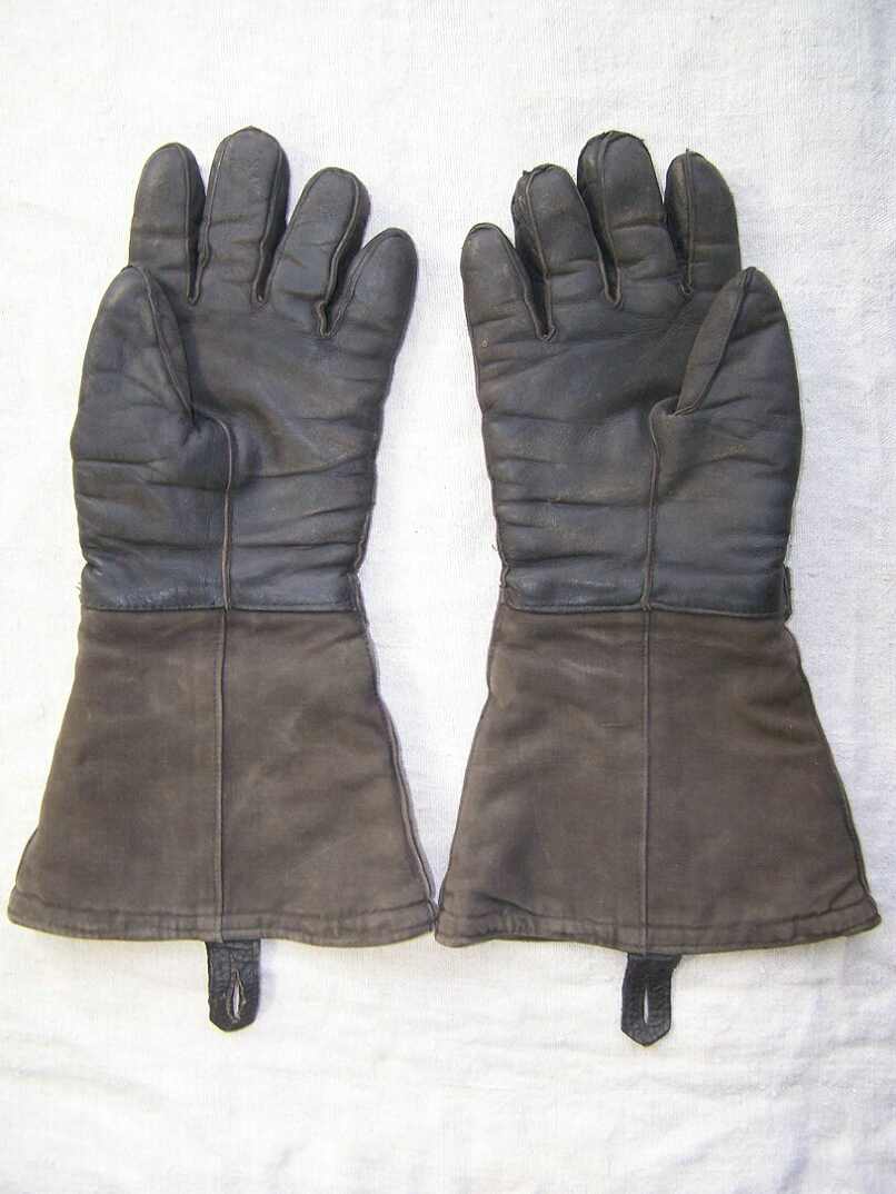 Pair of war time soviet tank crew gloves- Other uniforms