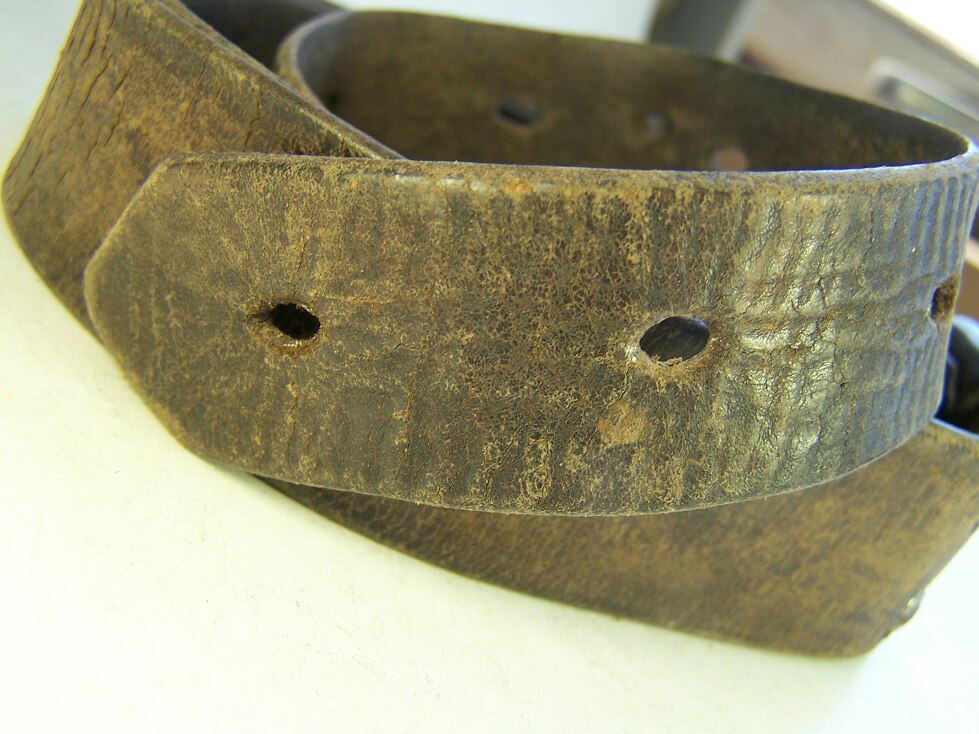 Red Army/ Soviet leather waist belt.- Belts & Buckles